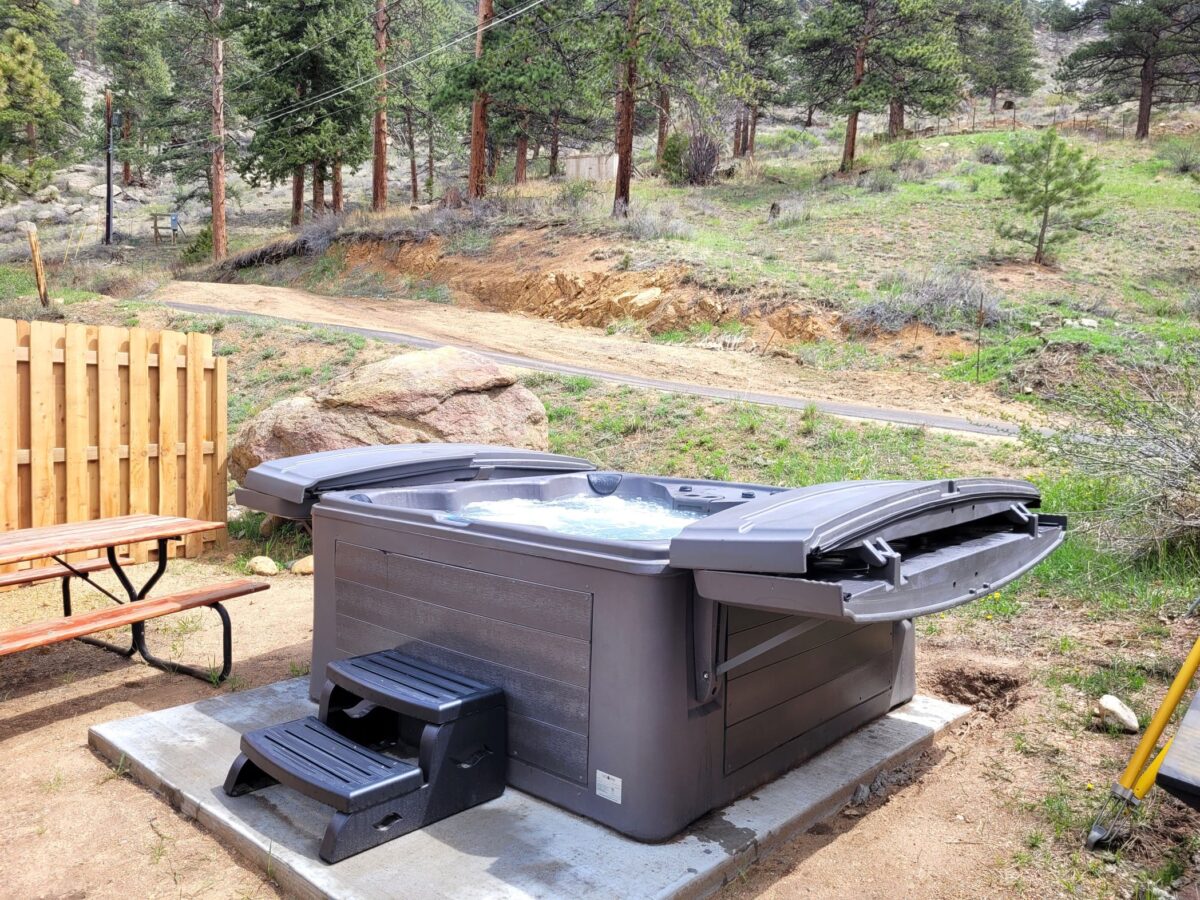 Gorgeous Updated Cabin w/Hot Tub – Cabin 1 | Elevate Your Travel Experience